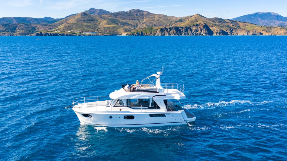 Swift trawler 41 Fly | Swift Trawler | Beneteau | SF YACHTS llc